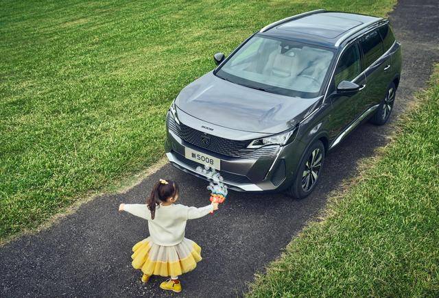 售17.87万起，标配1.8T+8AT！买它到底香不香？东风标致5008上市_搜狐汽车_搜狐网