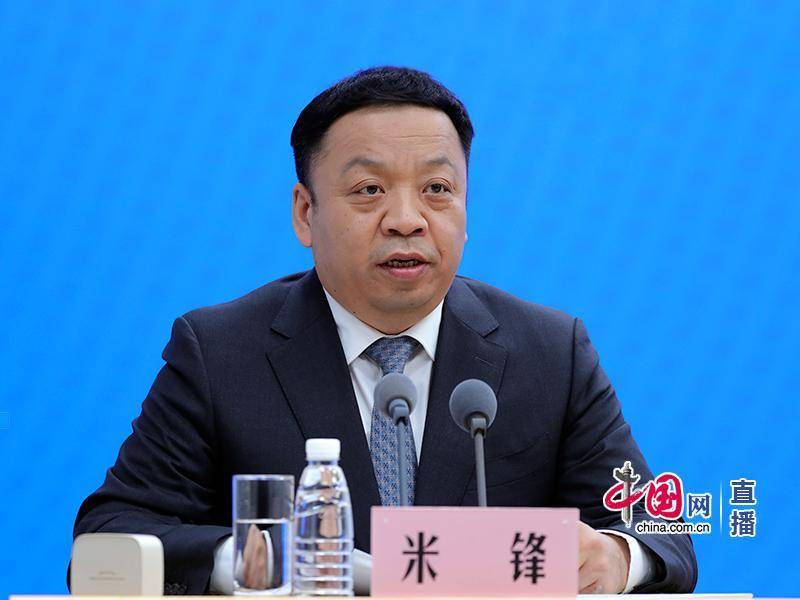 是否会重新考虑疫情应对政策?国家卫健委:不断调整防控措施 最大程度保护人民利益研究变异