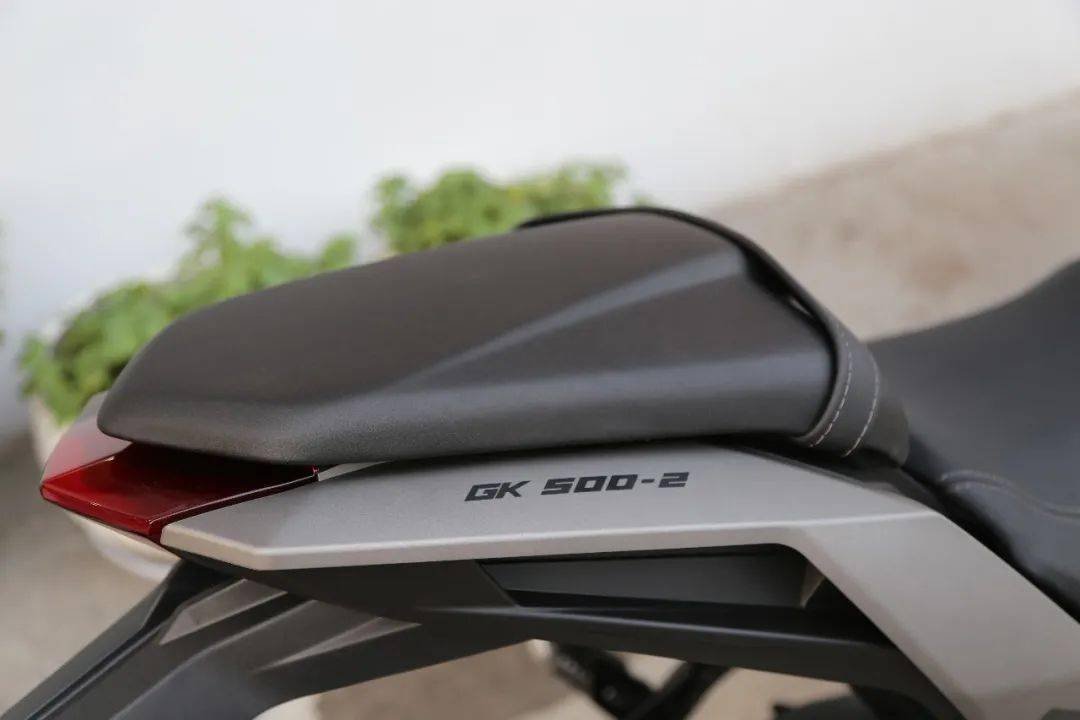 科技魅力，感受激情！GAOKINMOTO Flame500 智享版 摩登灰_搜狐汽车_搜狐网