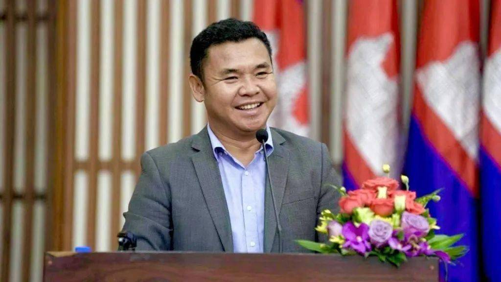 西哈莫尼国王签署皇家法令，洪森次子洪玛能晋升为部级..._内容_平台_国务秘书