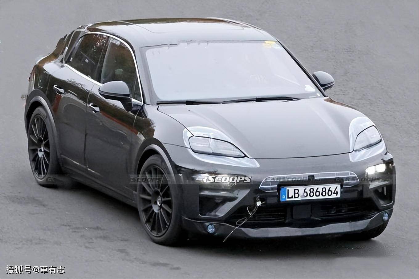 不惯着BBA，新款保时捷Macan EV曝光，颜值大涨，搭载前后双电机_搜狐汽车_搜狐网