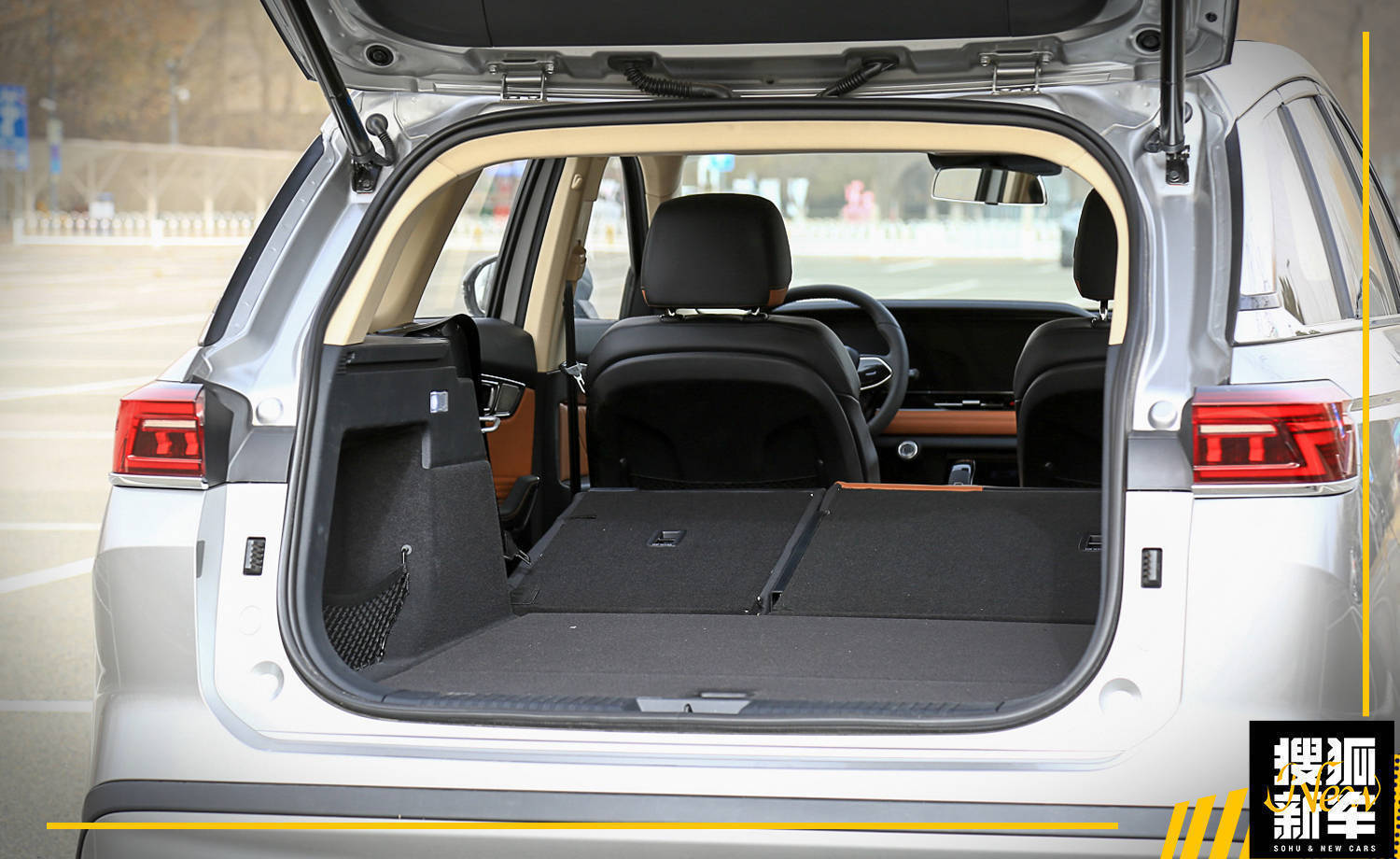 官方售价11.48万元起 新款奔腾T77和新款奔腾T99正式上市_搜狐汽车_搜狐网