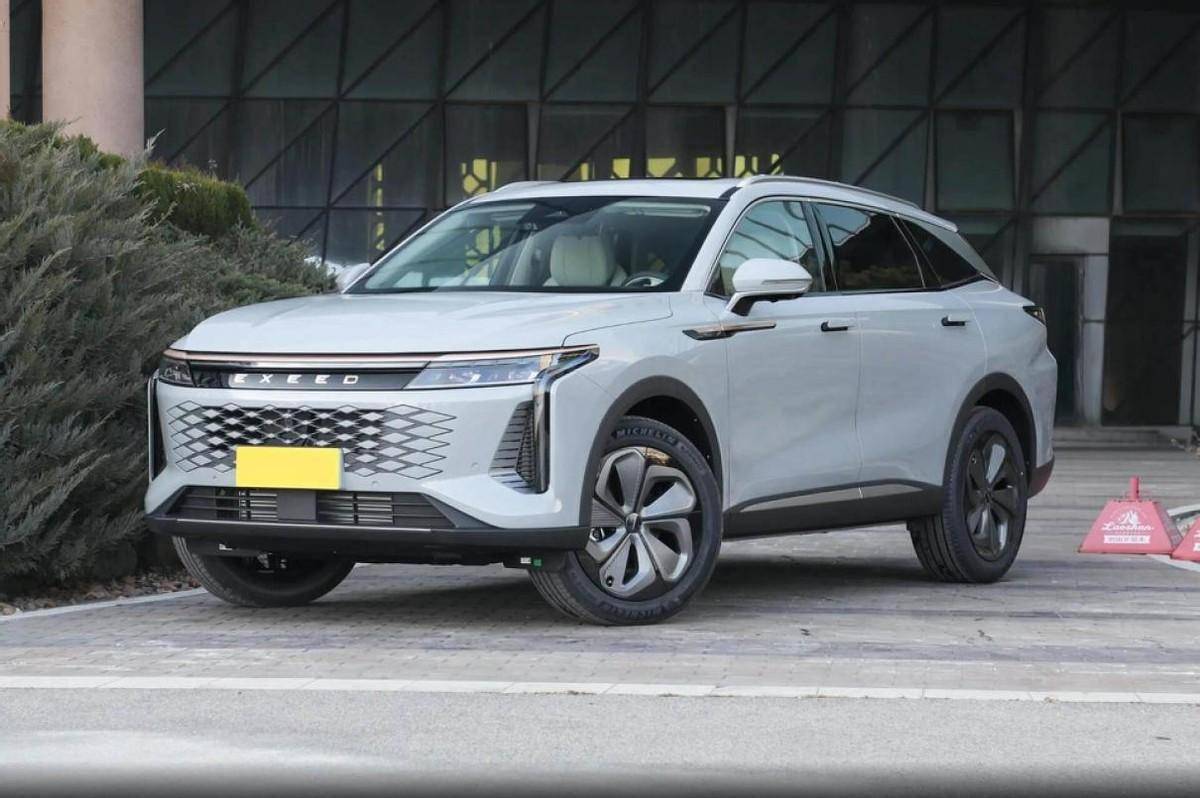 奇瑞全新高端SUV亮相，2.0T坐拥261马力，实拍星途瑶光_搜狐汽车_搜狐网