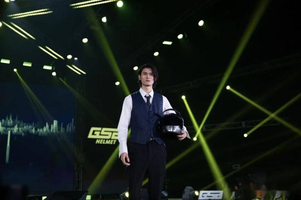 GSB发布7款头盔，TVB实力派演员亲临现场_搜狐汽车_搜狐网