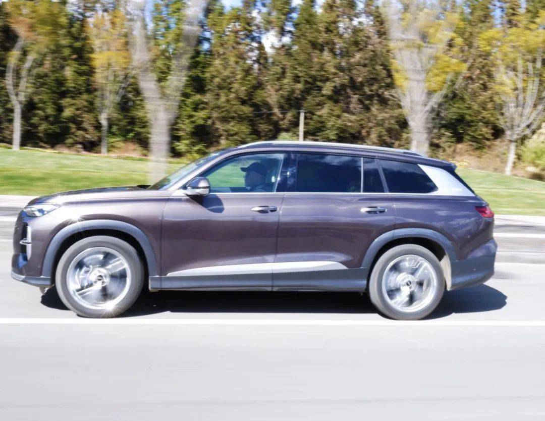 2.5T V6+quattro四驱！上汽奥迪Q6动态表现如何？_搜狐汽车_搜狐网