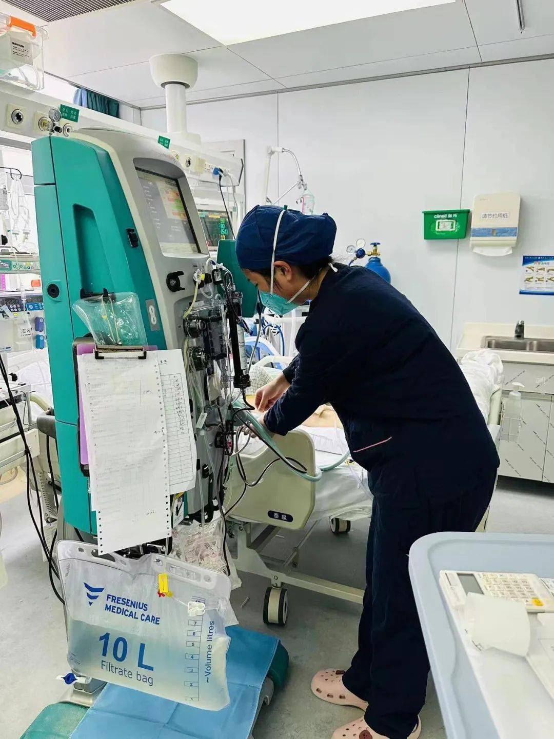 这通打到ICU的电话，让她想家了_詹丽英_陈念_病房