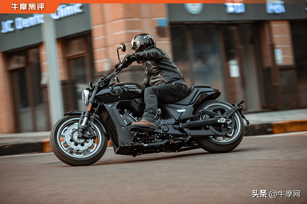 高金THOR 1000试驾报告：新手也容易驾驭的国产首款公升级巡航_搜狐汽车_搜狐网