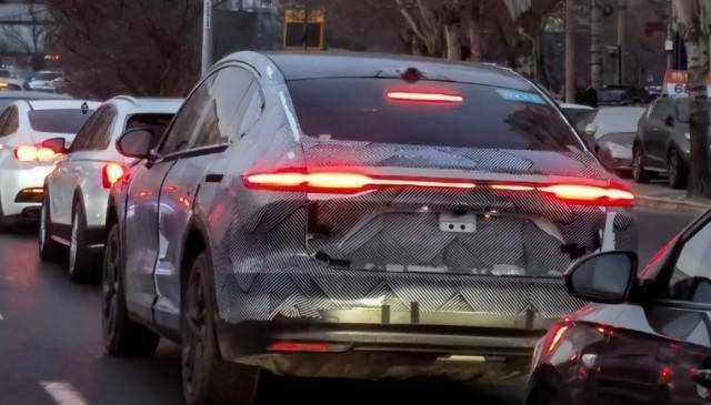 蔚来全新 EC6 路试谍照流出：配激光雷达、电动尾翼_搜狐汽车_搜狐网