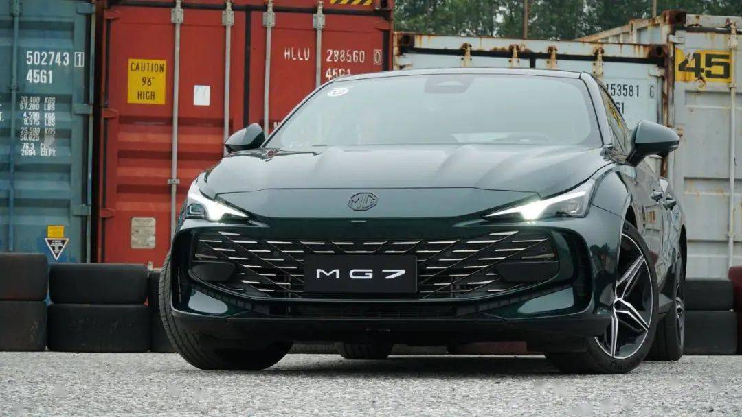 2.0T+9AT 261马力，15万竟有保时捷同款设计？_搜狐汽车_搜狐网