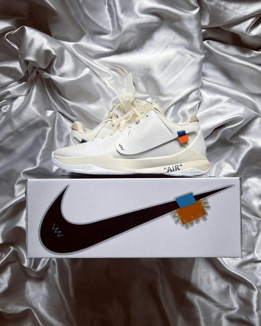 泪目，OWx ZK5曝光！今年三款老科战靴发售！神奇奥莱，居然能买到「The Ten」？北卡蓝黑脚趾发售定档！_Virgil_科比_Kobe