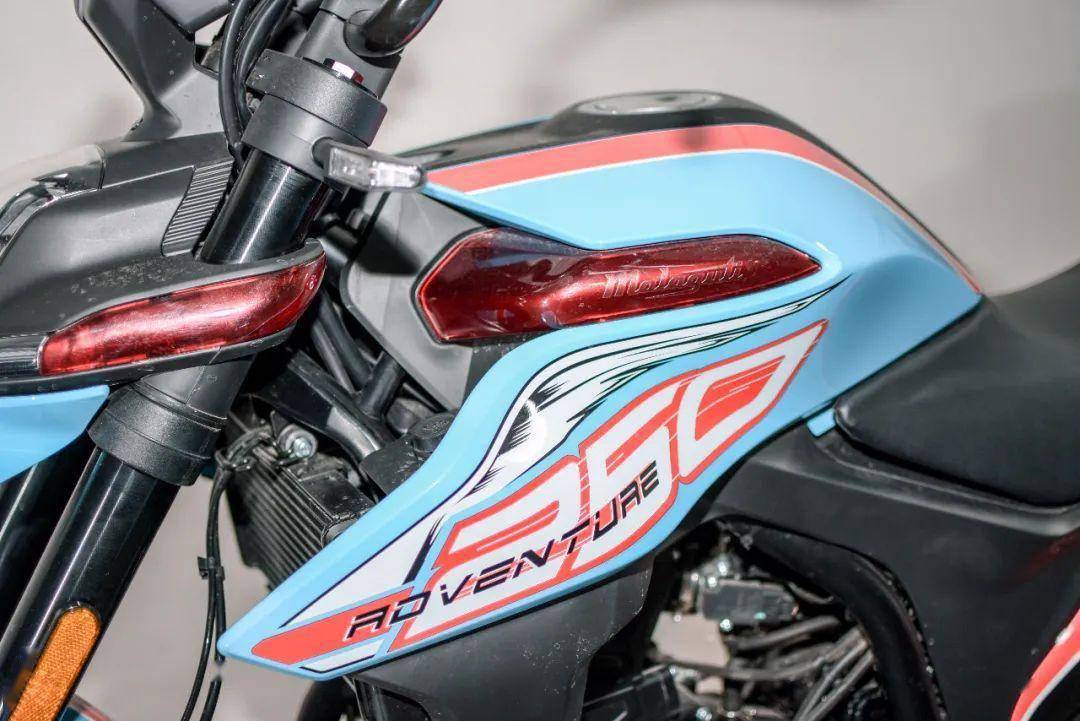 博采众长！熟悉的车架+熟悉的发动机+熟悉的减震=宗申马拉古蒂M250R_搜狐汽车_搜狐网