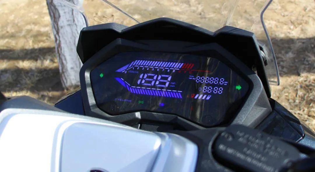 功能尽是高端 赛科龙RT1争夺市场15580元攻城掠地_搜狐汽车_搜狐网