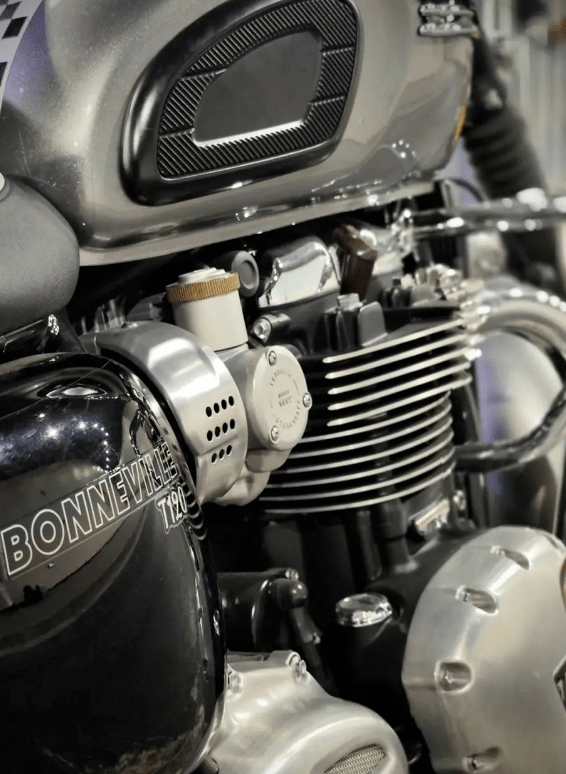 160女生骑凯旋t120是什么体验..._搜狐汽车_搜狐网