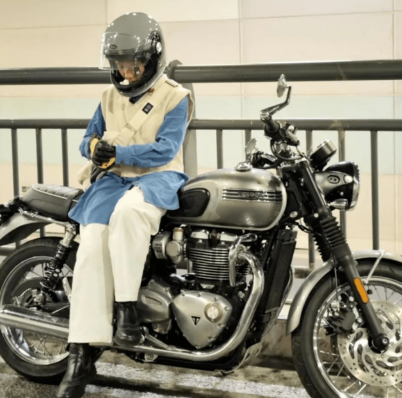 160女生骑凯旋t120是什么体验？_搜狐汽车_搜狐网