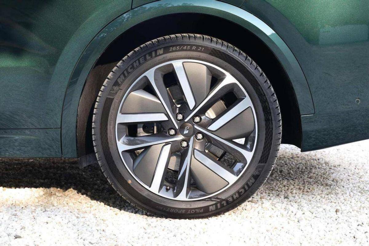 33.98万起，理想L8全系双电机四驱+NOA，能竞选同级最佳吗？_搜狐汽车_搜狐网