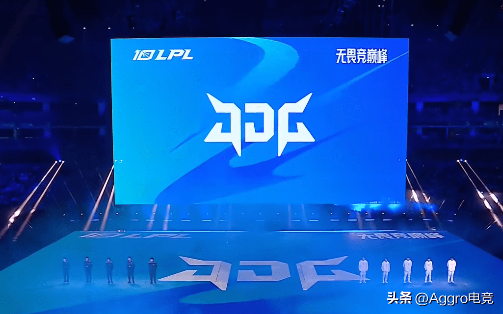 Tabe放狠话脸被打肿，但LPL新十年左手牙膏，已超越Uzi厂长？_开心_皮影_游戏