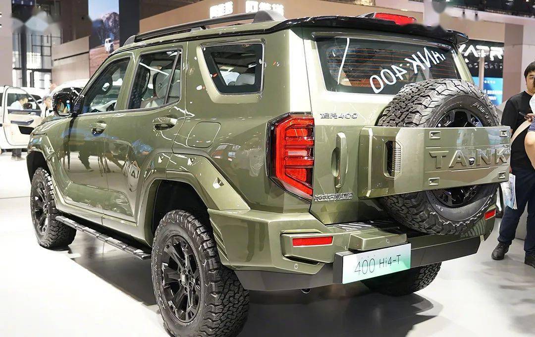 2.0T+9AT，车长近5米，小书包备胎，3把锁越野神器，大G都服气_搜狐汽车_搜狐网