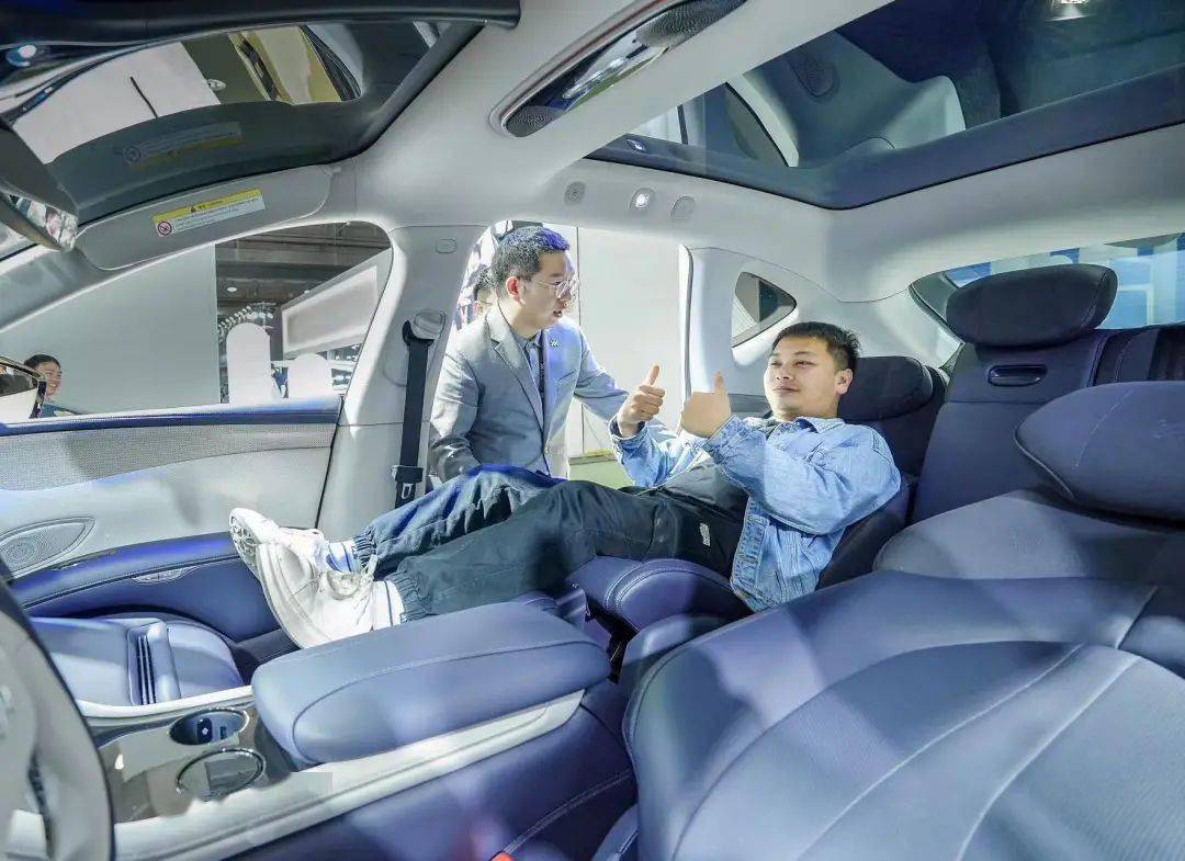 智己LS7亮相温州国际骑着展览会，创新“黑科技”尽显未来感！_搜狐汽车_搜狐网