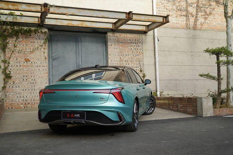 国产豪华配2.0T+8AT，19万起的红旗H6开着咋样？_搜狐汽车_搜狐网
