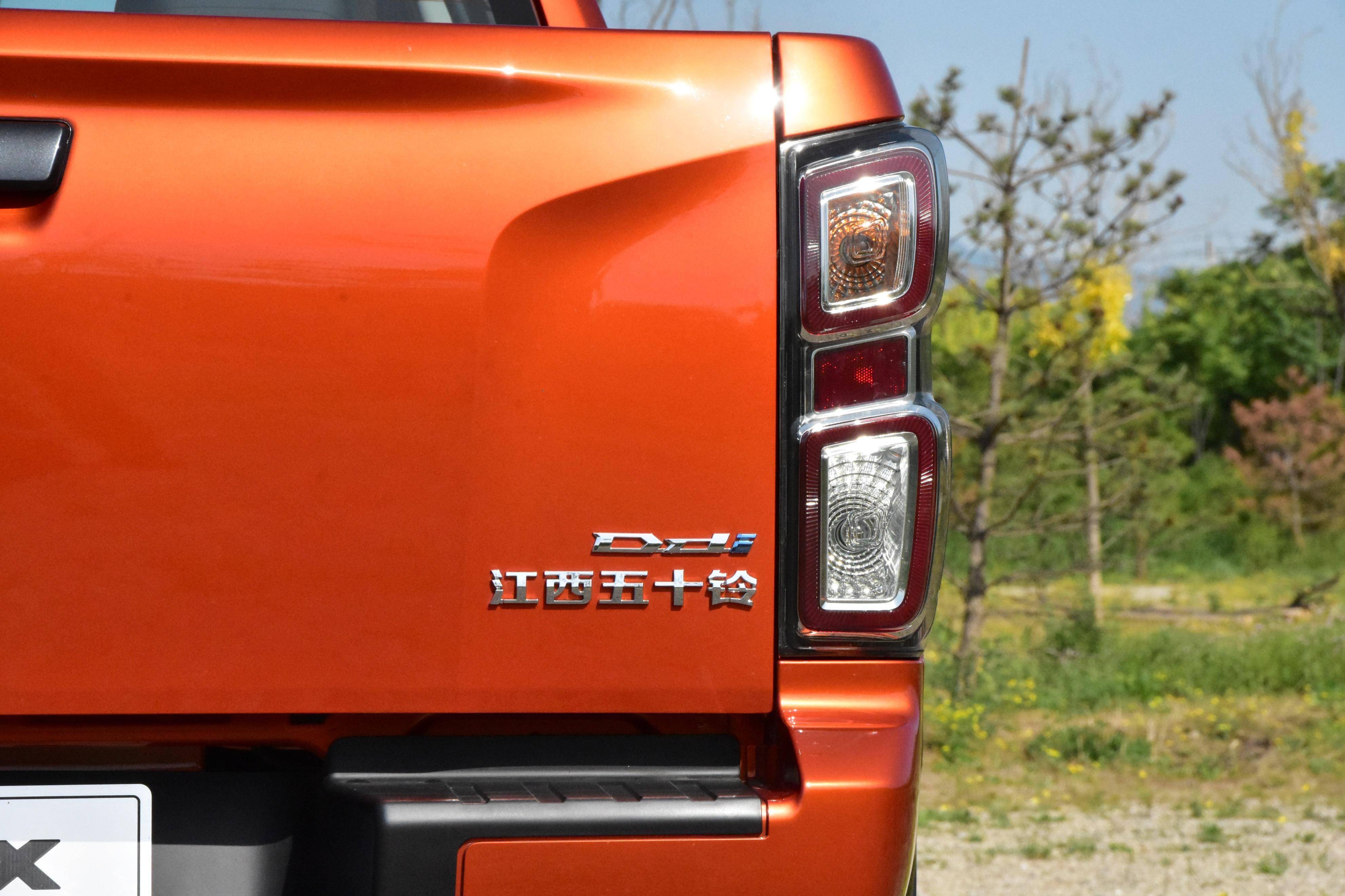 探索匠心底色，新款D-MAX立足全球视野，书写国产皮卡传奇_搜狐汽车_搜狐网