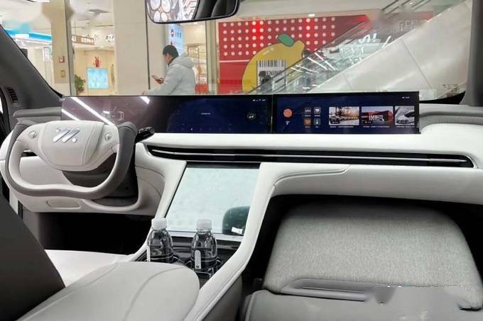 智己LS7新车型售28.98万起！配半幅方向盘 续航510km_搜狐汽车_搜狐网