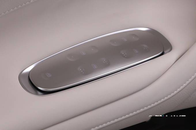 智己中期改款L7曝光！现款优惠8.8万-比蔚来ET5便宜_搜狐汽车_搜狐网