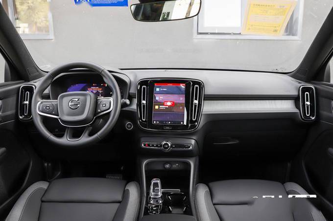 沃尔沃新XC40配置曝光 7月上市 预计26.98万起售_搜狐汽车_搜狐网