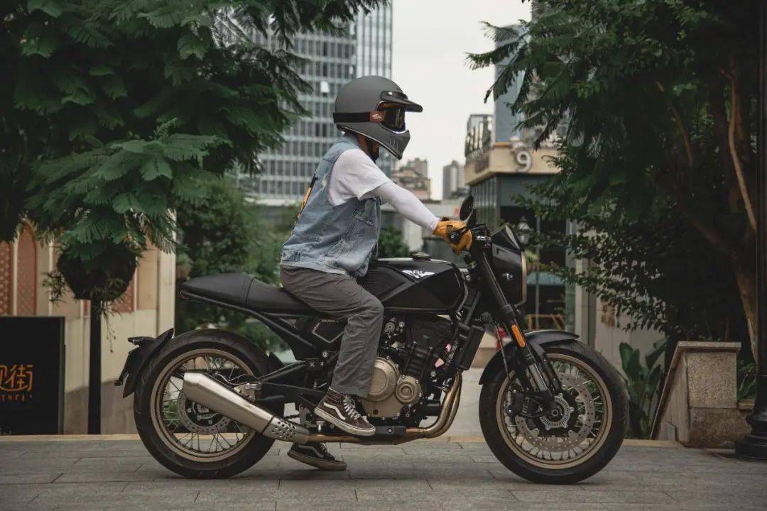 性能惊艳的“绅士机械”——高金GK500咖啡版R动态评测_搜狐汽车_搜狐网