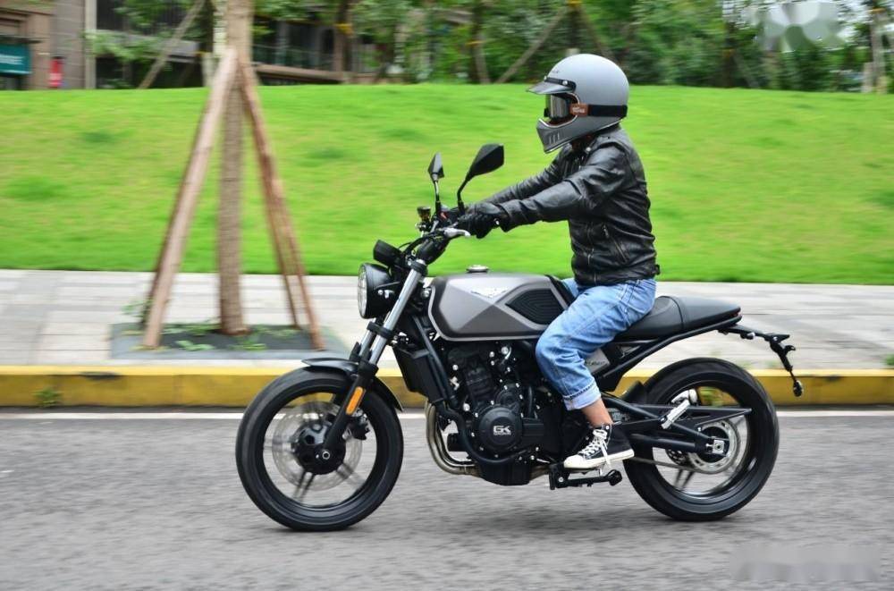 复古“万金油”——高金GK400动态评测_搜狐汽车_搜狐网