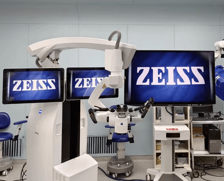 全球领先的“4K 3D外视镜机器人手术显微系统”落户解放军总医院神经外科医学部_显微镜_光学设备_技术