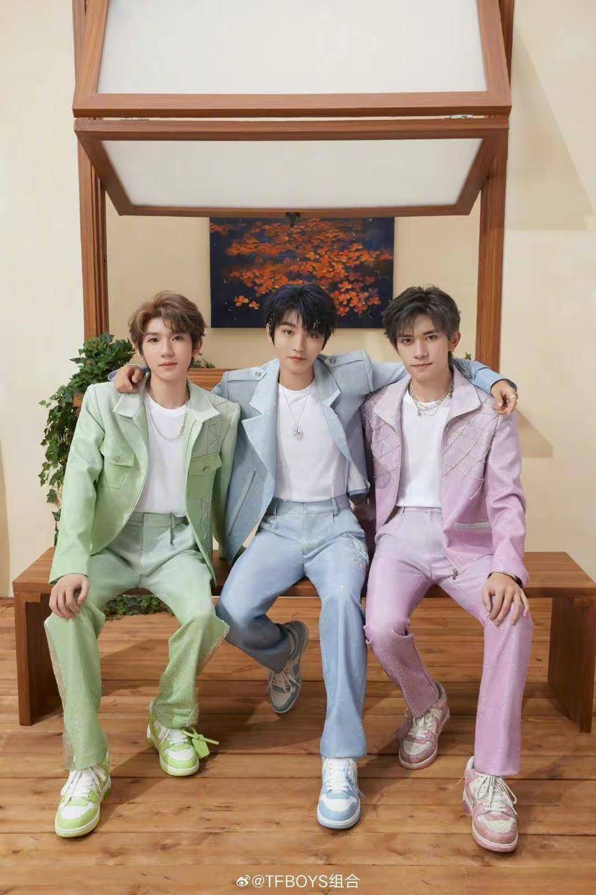 TFBOYS熙攘的十年之约，无非内娱汹涌余波_演出_演唱会_青春