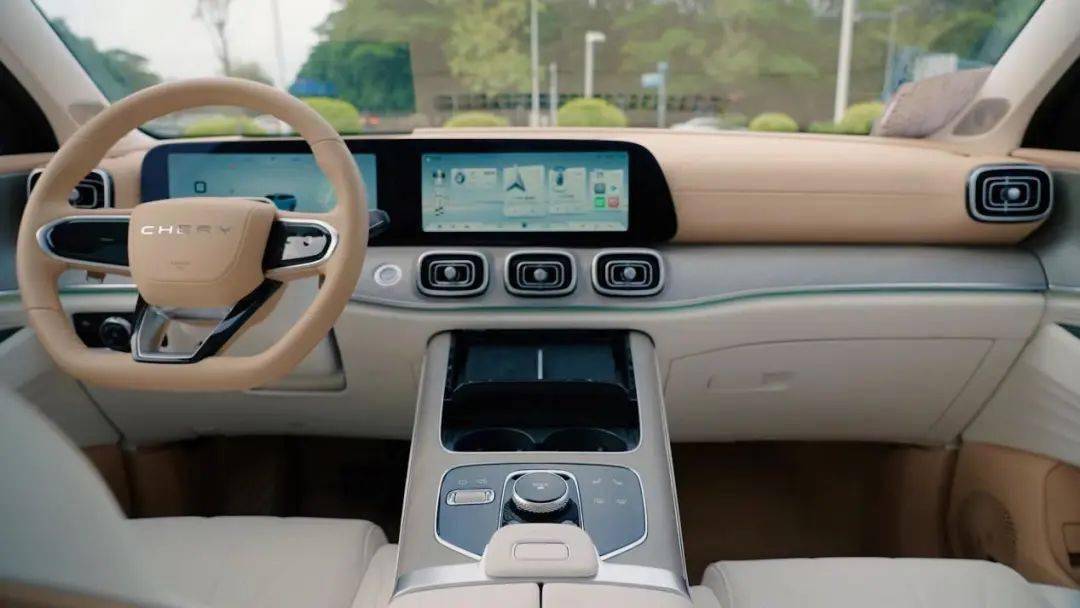 2.0T 261马力，国产旗舰级SUV，实测油耗仅8L出头，顶配才20万_搜狐汽车_搜狐网