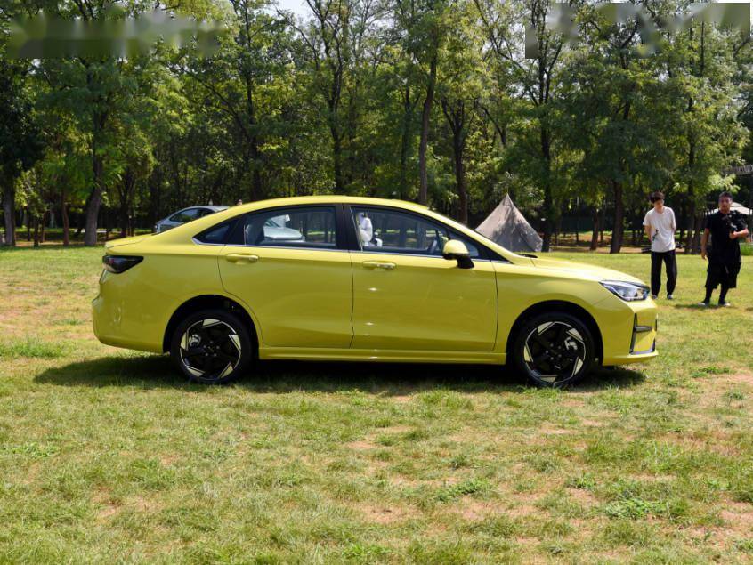 将于8月18日正式上市 北京汽车新EU5 PLUS首发亮相_搜狐汽车_搜狐网