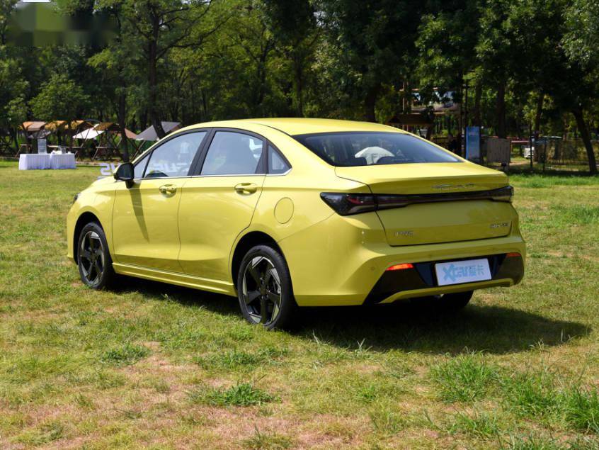 将于8月18日正式上市 北京汽车新EU5 PLUS首发亮相_搜狐汽车_搜狐网