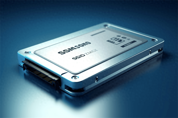 采用RISC-V架构！阿里平头哥发布首款SSD主控芯片镇岳510【附固态驱动器SSD行业市场分析】_数据_存储