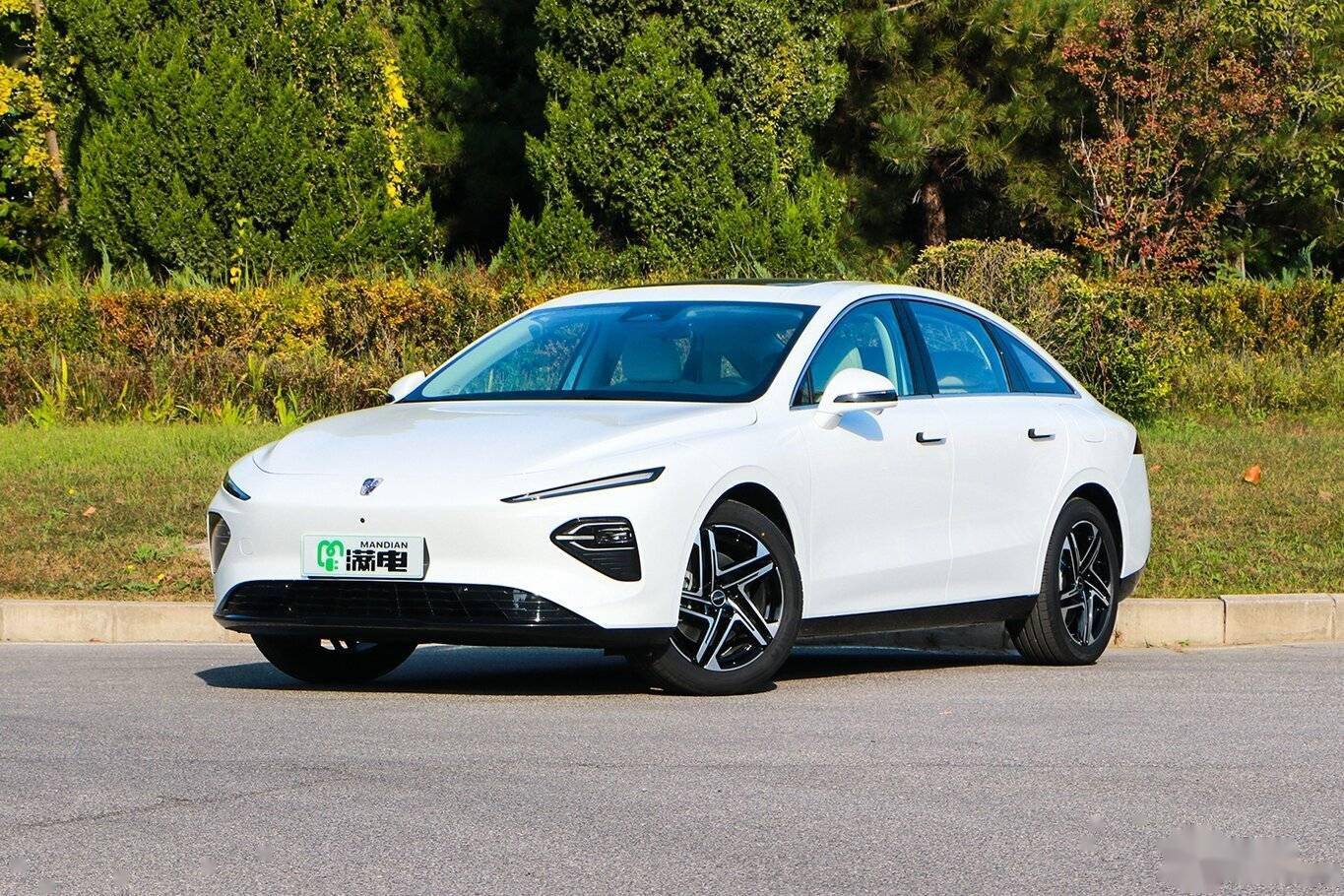 荣威D7 EV/DMH明日上市 可享7重上市权益_搜狐汽车_搜狐网