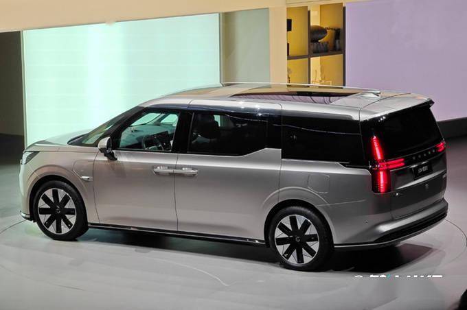 沃尔沃官宣：EM90售81.8万！比极氪009贵31.9万_搜狐汽车_搜狐网