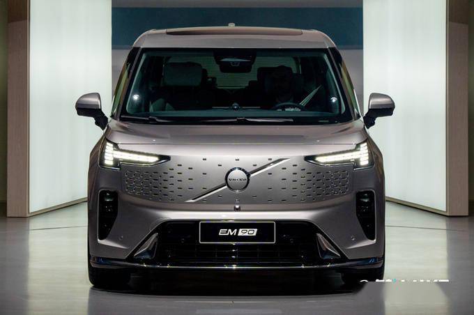 沃尔沃官宣：EM90售81.8万！比极氪009贵31.9万_搜狐汽车_搜狐网