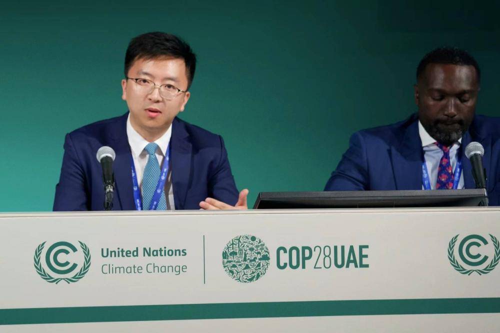 COP28高端访谈｜专访能链碳中和事业部总经理翟宇博：“能源大脑”提供减污降碳解决方案，上半年实现碳减排146.3万吨_链智_企业_中国