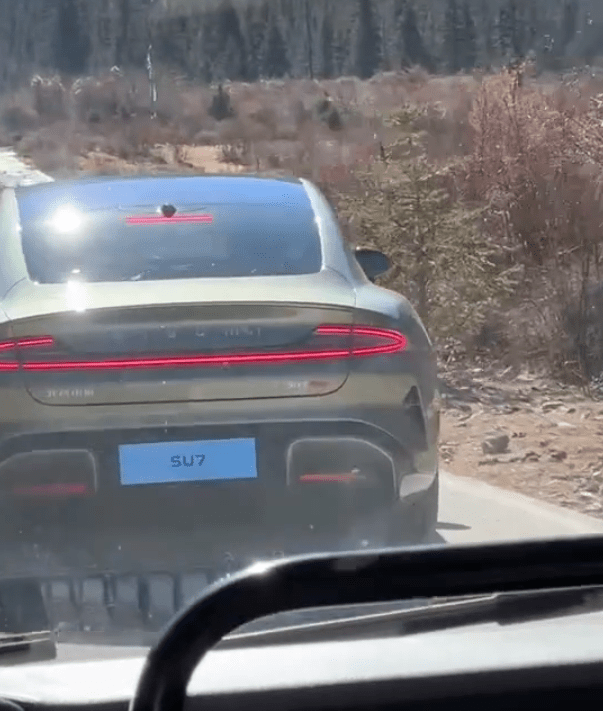 800km最高续航+800V高压快充，小米汽车实车上路_搜狐汽车_搜狐网