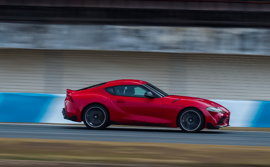 3.0T＋8AT，50：50前后配重比，4.3秒加速，燃油车的乐趣！_搜狐汽车_搜狐网