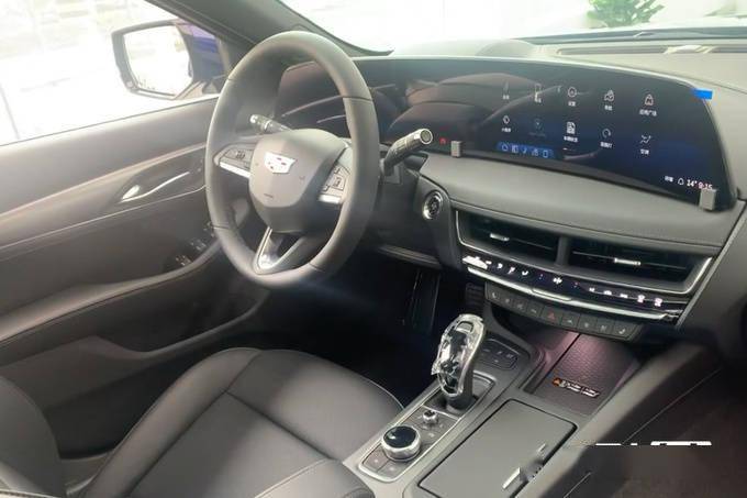 官方降价！凯迪拉克新CT5售28.97万起 配33英寸大屏_搜狐汽车_搜狐网